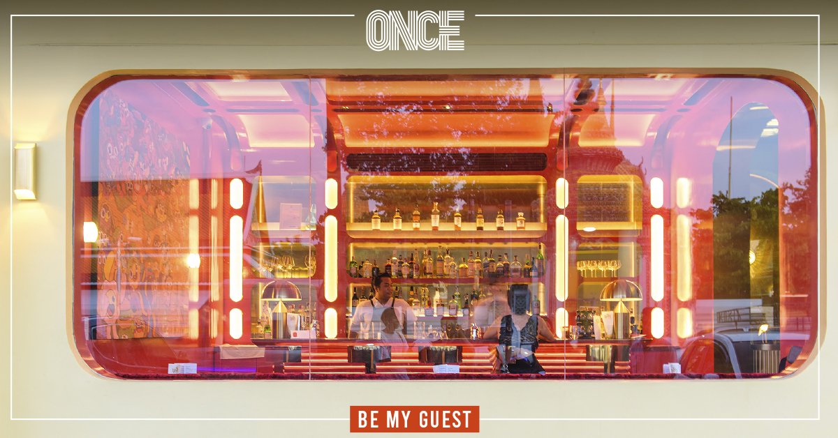 Nuss Bar บาร์สีแดงจัดจ้านที่กลายเป็นเพชรเม็ดงามย่านท่าเตียน